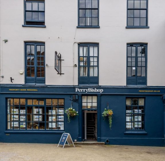 Estate Agent In Faringdon | Perry Bishop | Contact Us Today
